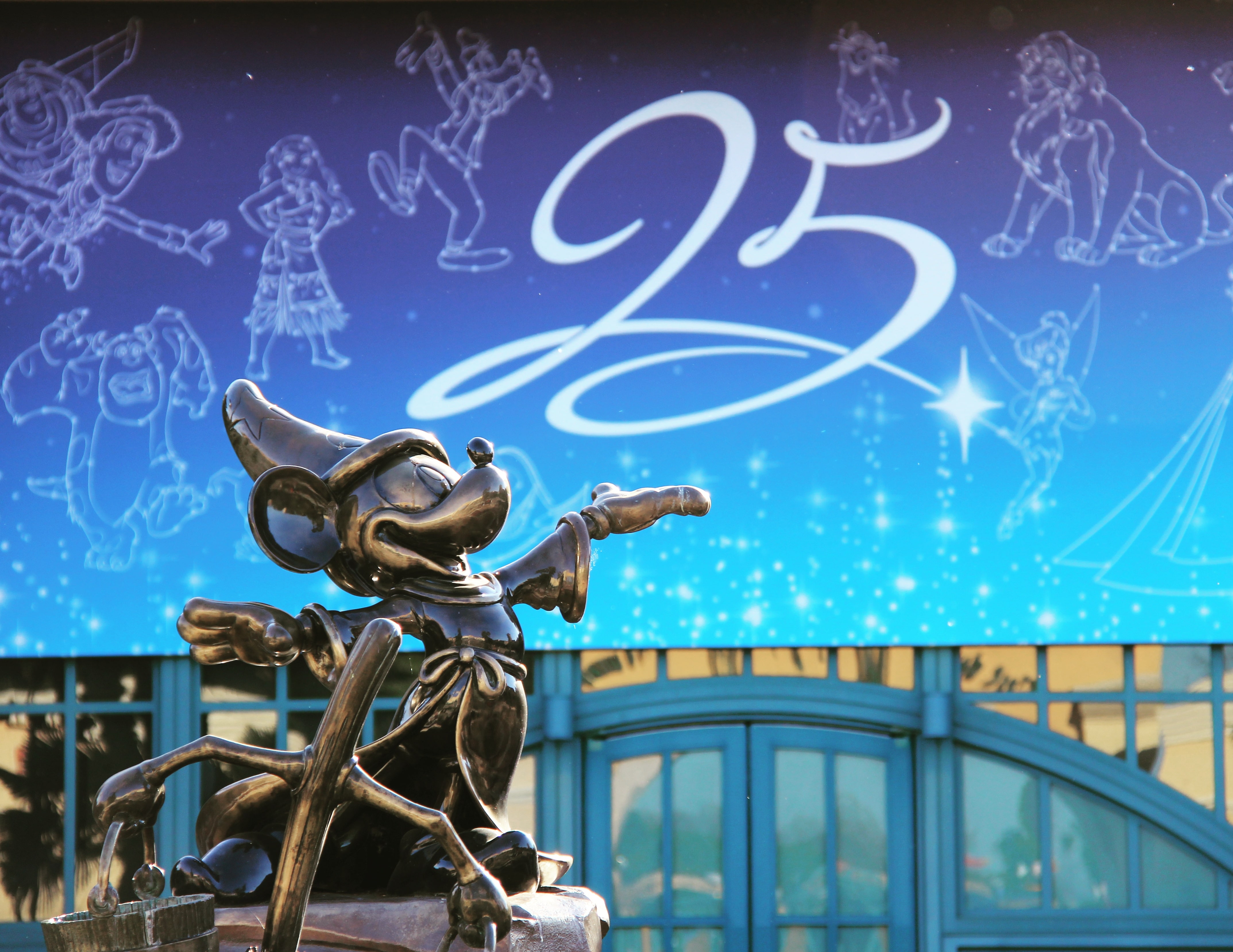 Bye Disneyland Paris. Enroute to Tokyo Disney - Travel to the Magic