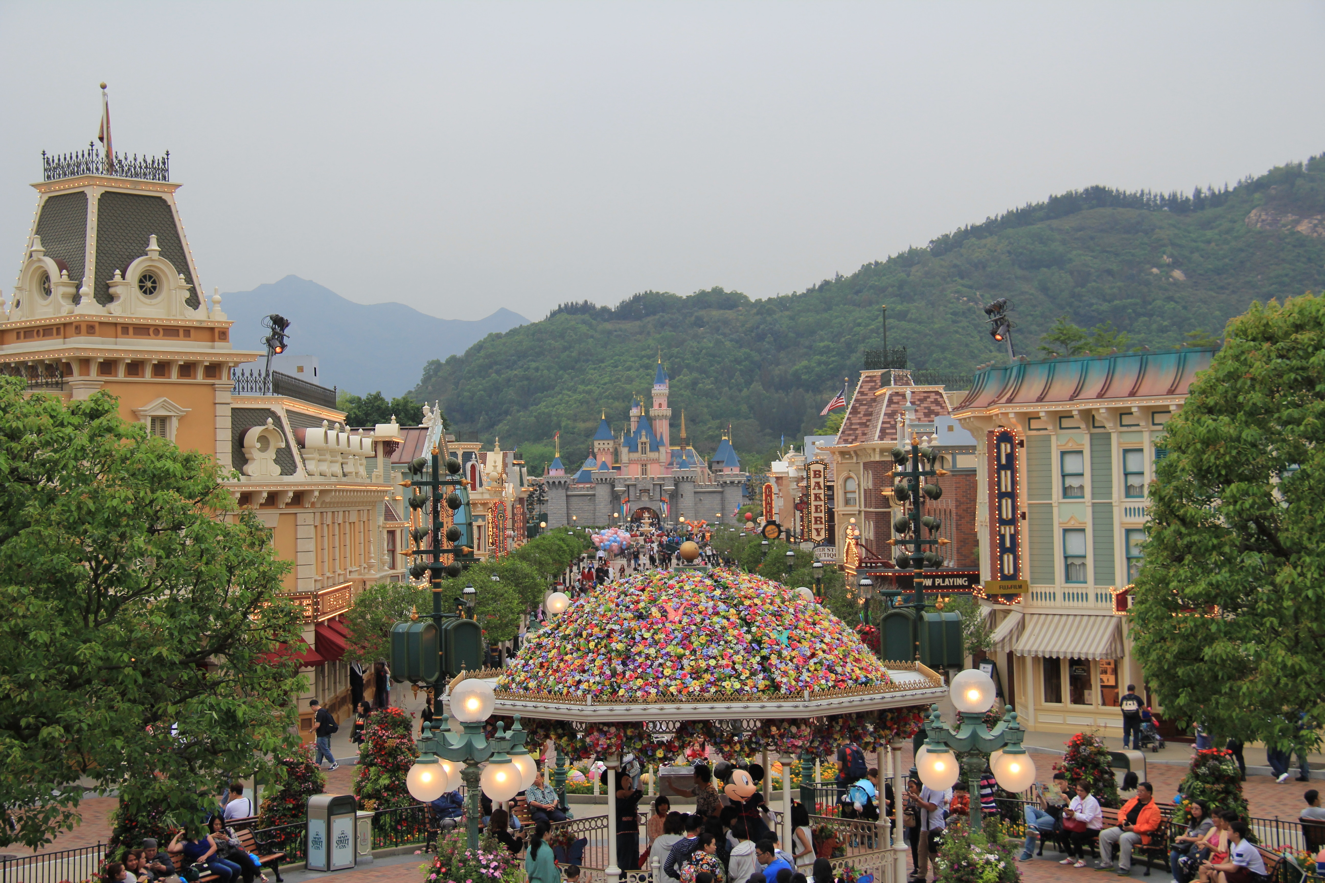 Photo Summary Hong Kong Disneyland Visit - Travel to the Magic