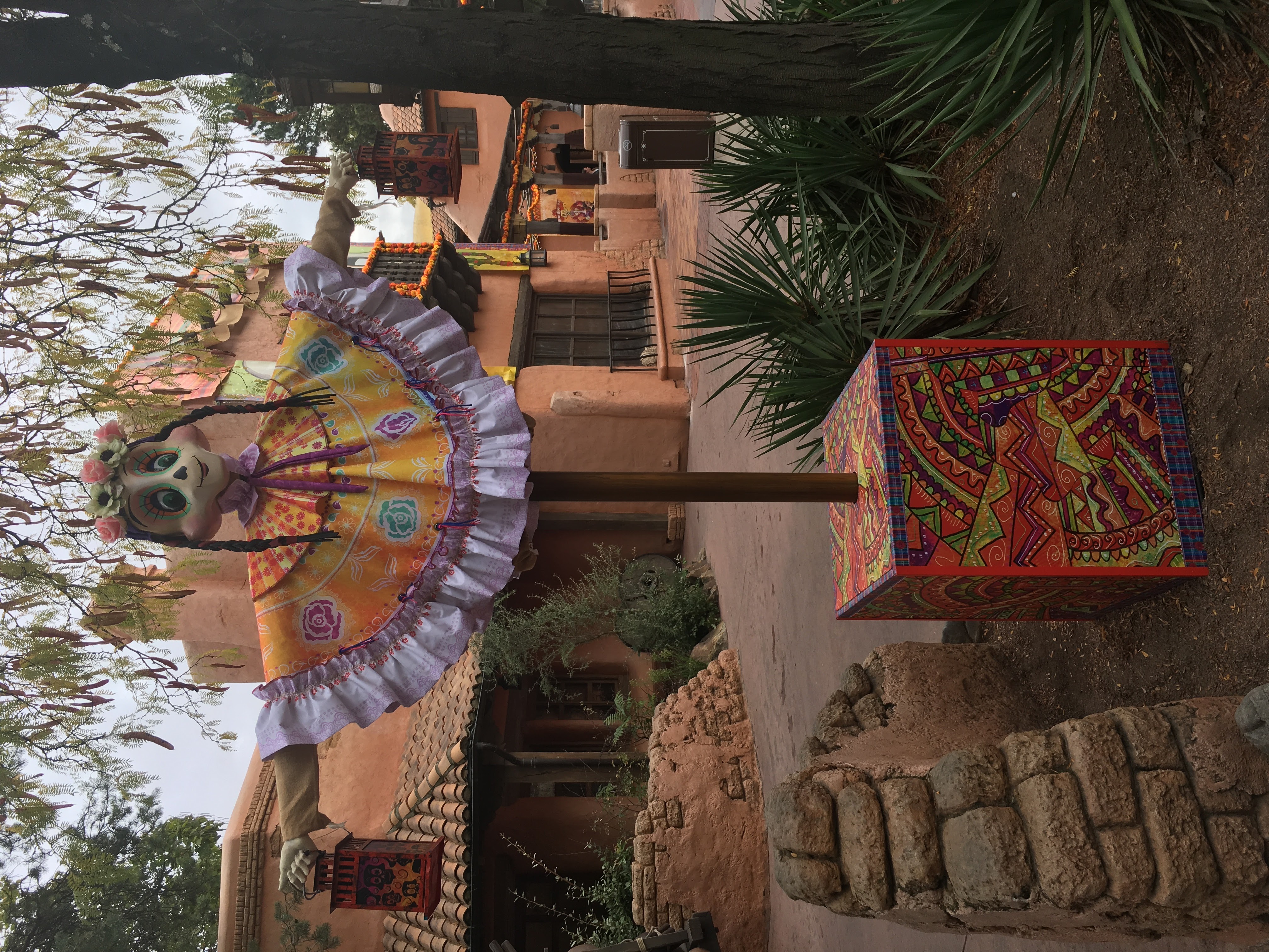 First Look: Dia de los Muertos / Coco Decorations Disneyland Paris 2017 ...