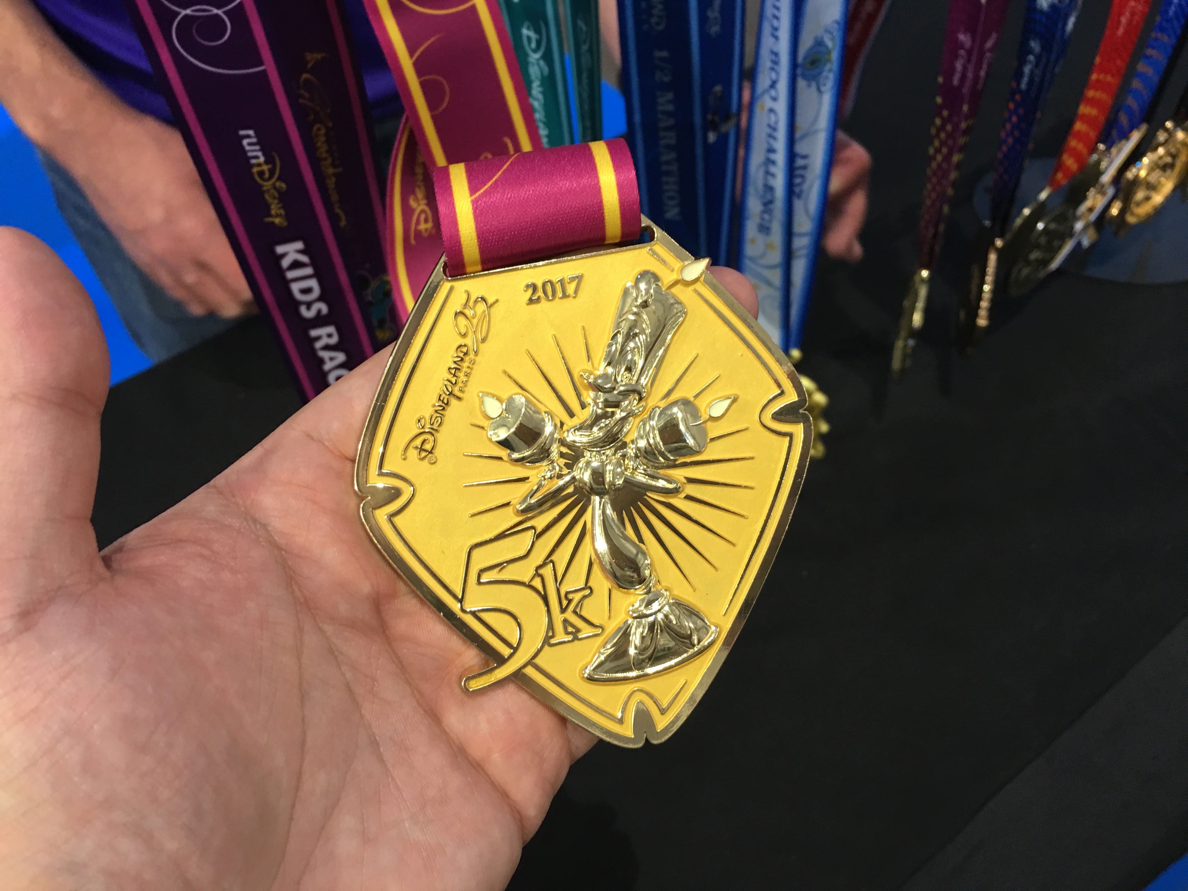 Photos: Closer look runDisney 2017 Disneyland Paris medals - Travel to ...