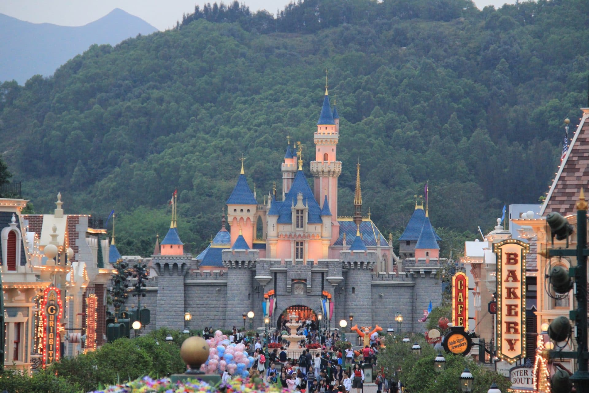 Best Disney Parks around the World - Part 1 - Travel to the Magic