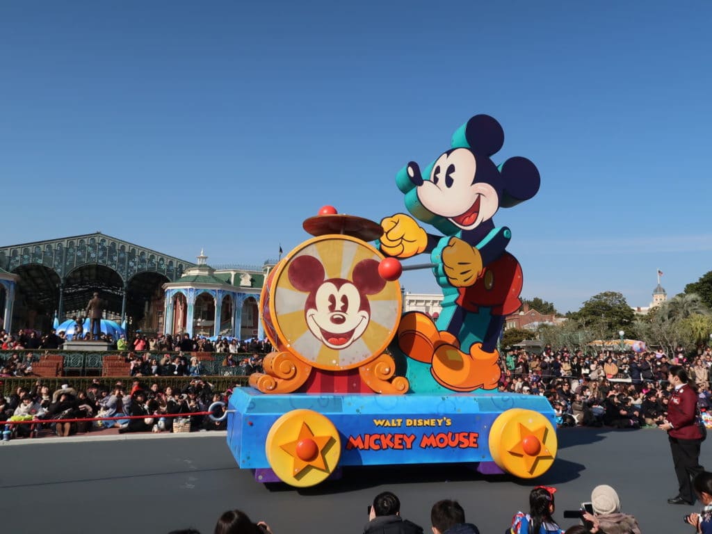 Photos: Happiness is Here - Parade at Tokyo Disneyland - Travel to the ...