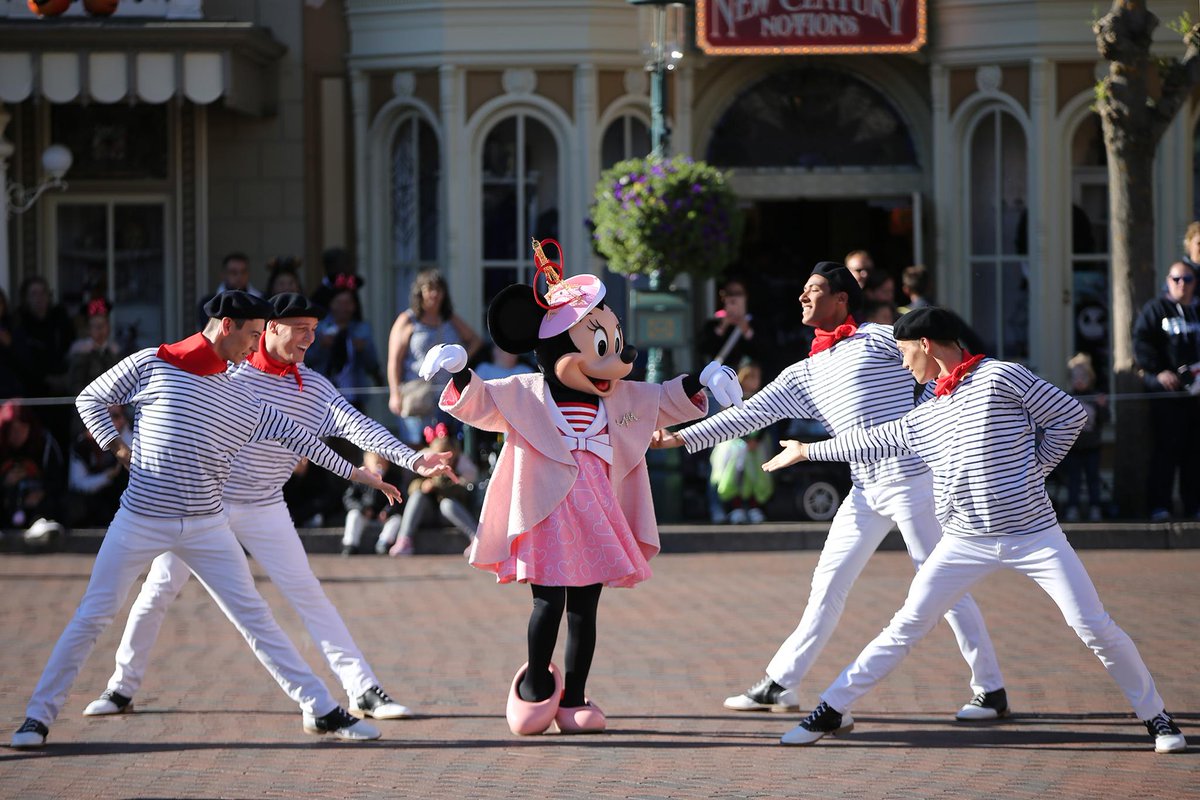 Minnie to meet guests in her new Parisienne outfit starting October 1st ...