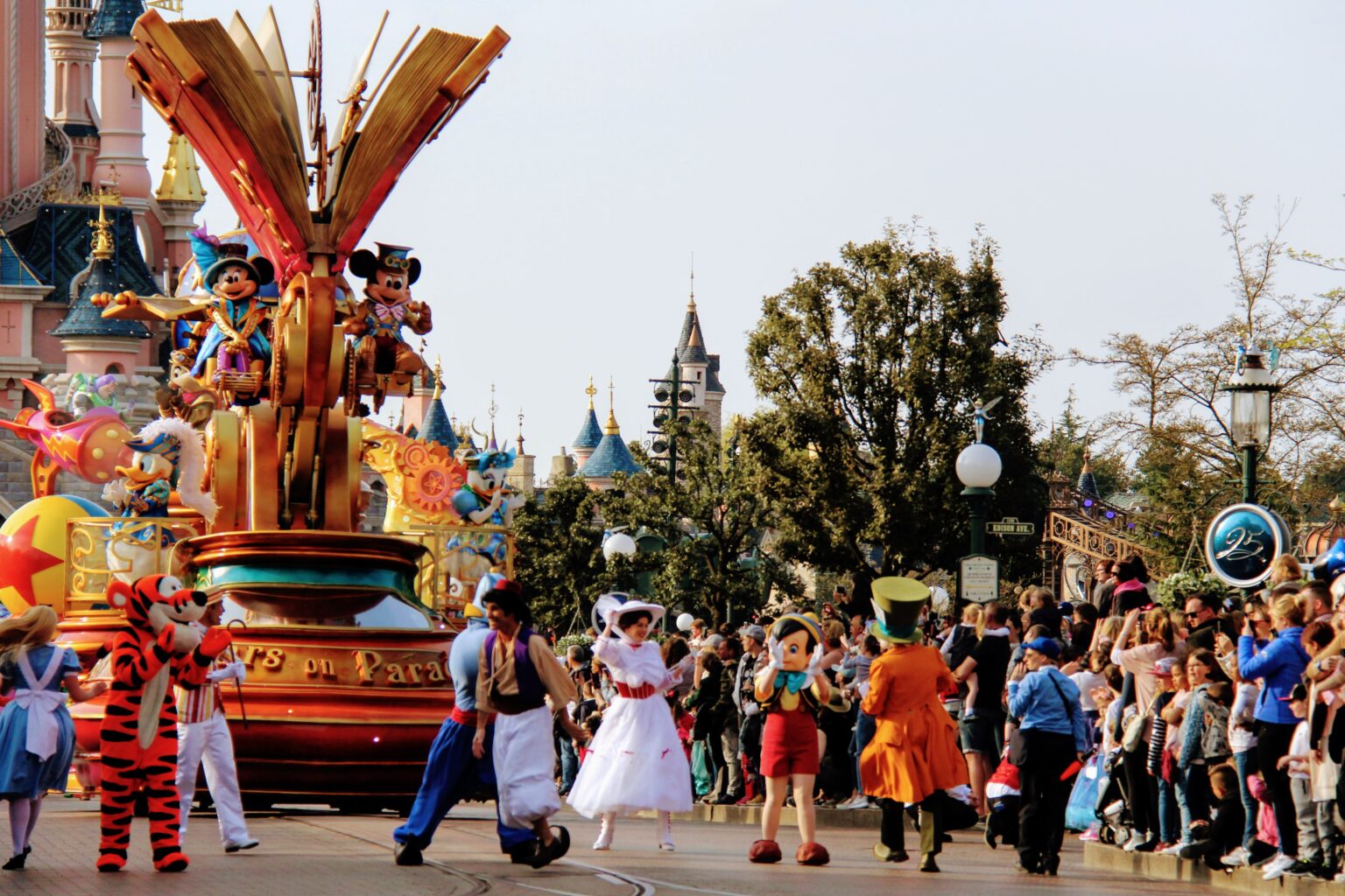 Disney Stars on Parade - Travel to the Magic