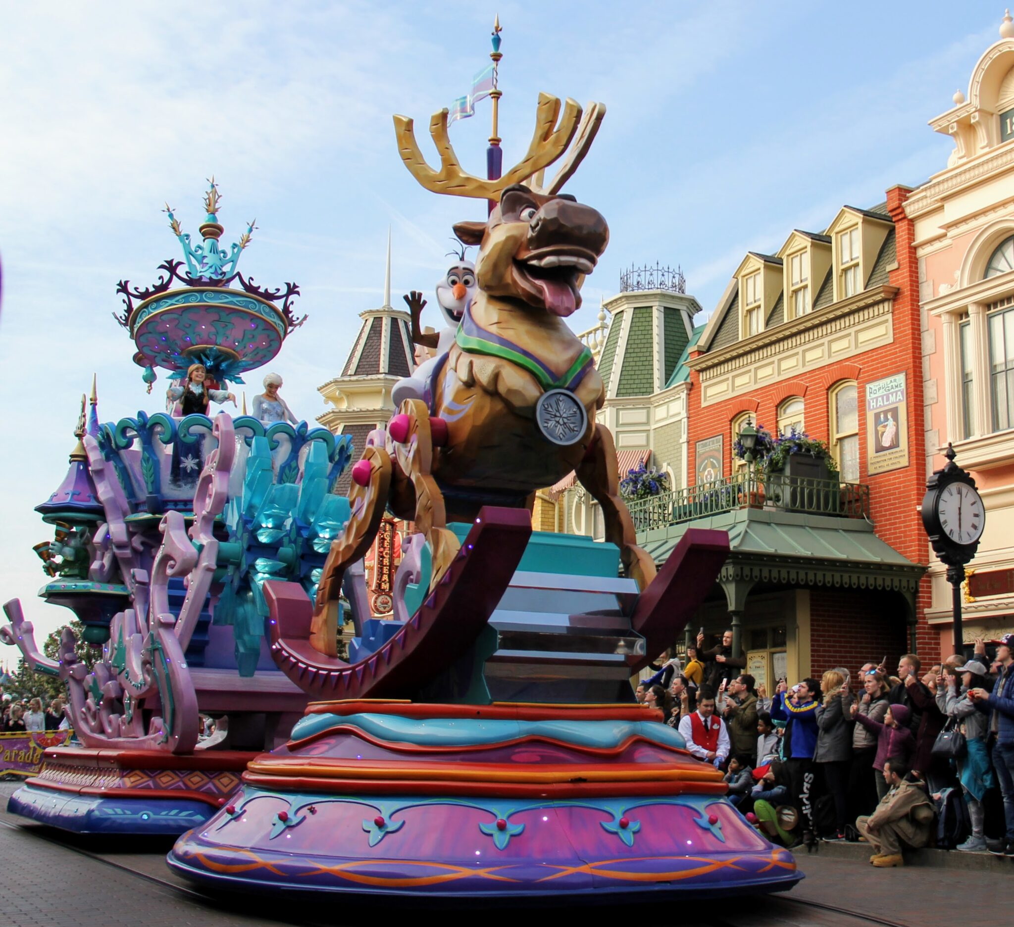 Disney Stars on Parade - Travel to the Magic